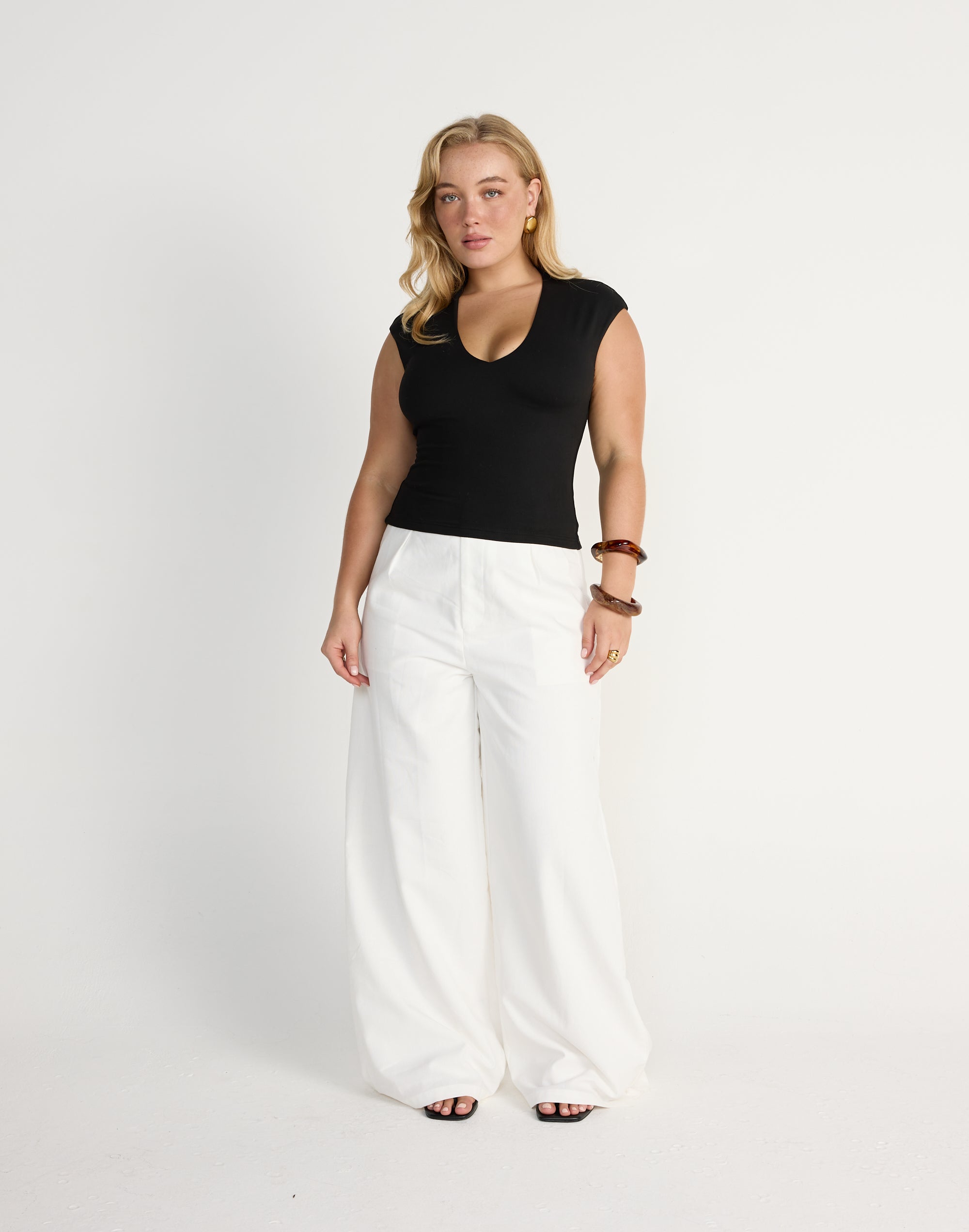 Deka Top (Black) | CHARCOAL EXCLUSIVE | V-neckline jersey fabrication fitted top